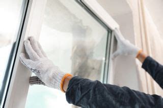 Vinyl Vs Fiberglass Windows The Pros And Cons According To Experts Real Homes
