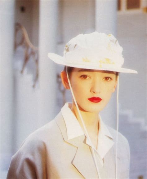 🍡 🎀 𝒫𝒾𝓃𝓉𝑒𝓇𝑒𝓈𝓉 𝐵𝑒𝒶𝓇𝓇𝒾𝑒 🍓 Modern Japanese Fashion Fashion Photography