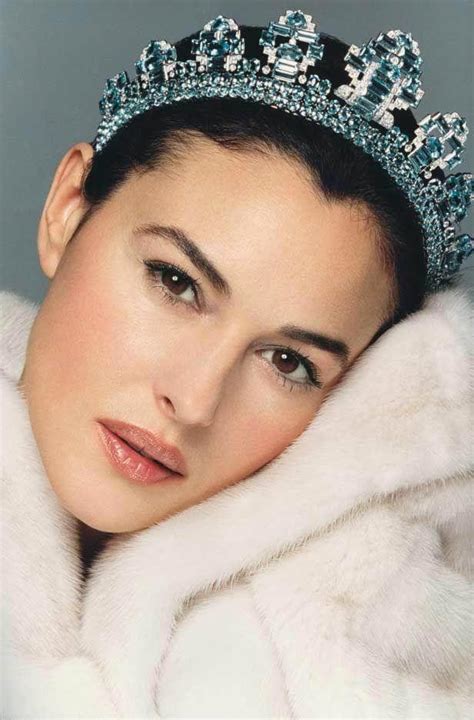 Monica Bellucci Scrolller Monica Bellucci Scrolller