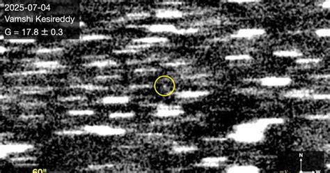 In New 3iatlas Image Two Glowing Ion Tails And A Faint Anti Tail Stun The Internet