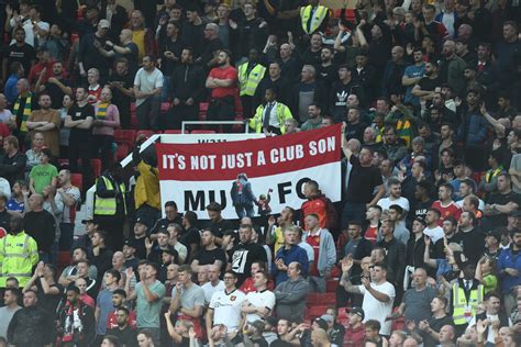 Mančester Junajted Prati Dvojac Partizana