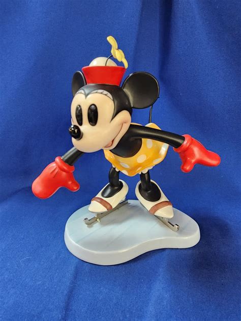 Walt Disney Classics Collection On Ice Whee Minnie Mouse Rc Ts