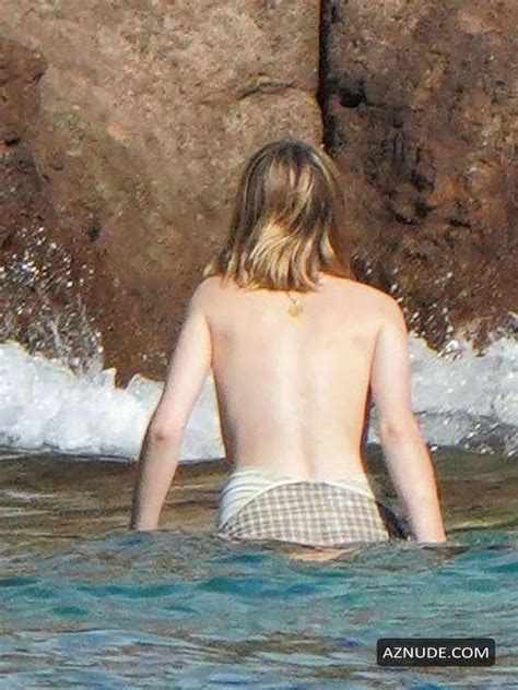 Uma Thurman Maya Hawke Compilation Of Gorgeous Mother And Daughter Uma Thurmans Nudity In