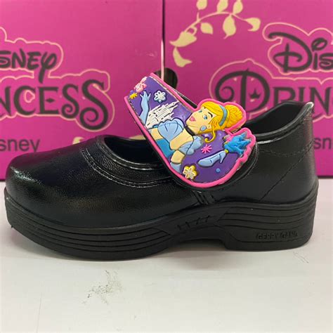 รองเท้าอนุบาลหญิง Gisney Princess รหัสสินค้าpc 2118 Shopee Thailand