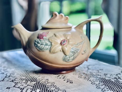 Hull Tea Pot And Lid Magnolia Art Pottery Vintage 1946 46 Cottage