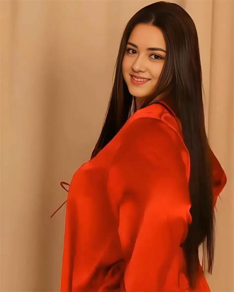 Elina Who Is Like My Red Look 🥰♥️🌹 Viral Trending Post Facebook