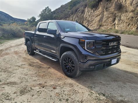 2023 Sierra Elevation Leveled With New 34 Maxxis Razr At 811s R Gmcsierra