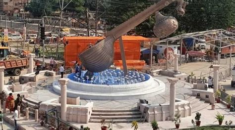 Up Cm Yogi Adityanath Inaugurates Lata Mangeshkar Chauraha In Ayodhya Zee Business