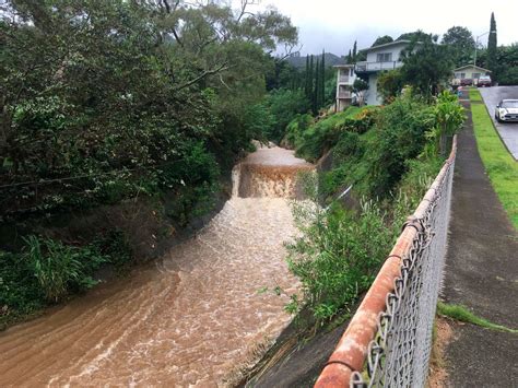Honolulu Dams Neighbors Warned As Storm Raises Water Levels