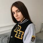 Он хотел позавтракать поэтому я накормила его своей киской