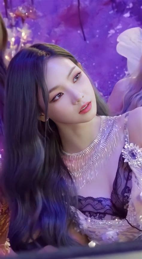 Pin Oleh A Di Ggs Gambar Gaya Rambut Putri Selebritas