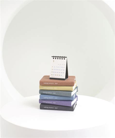 Mochithings 2025 2pcs Tiny Basic Desk Calendar Set
