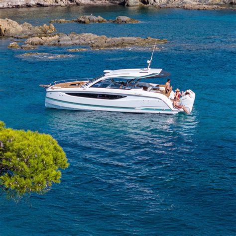 Catamaran Cabin Cruiser Th38 Jeanneau Motorboats Outboard