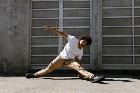 Basic Dance Moves In Breaking You Should Know Part 1