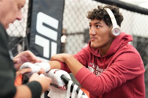 Entering The Ufc At 17 Rosas Jr Has 6 Years To Win A Title And Beat