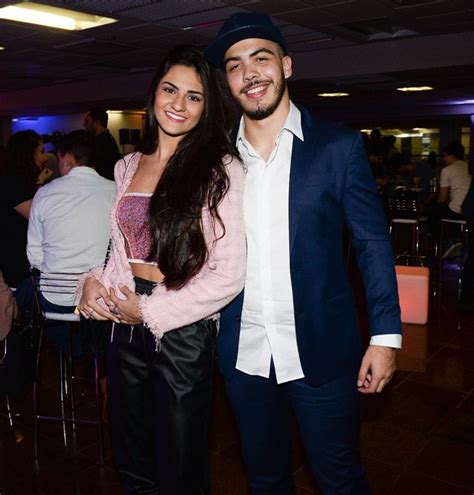 Em Cena Rara Ronald Aparece Com A Namorada Em Evento Quem Quem News