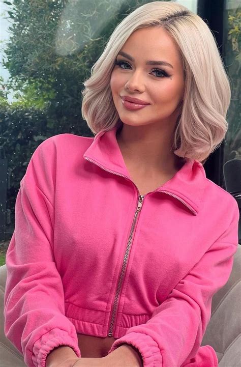 Pretty In Pink R Elsajean