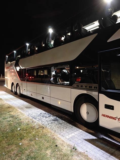 Fans Ramt Af Glas Kasteskyts Mod Fcm Fanbus Tv Midtvest