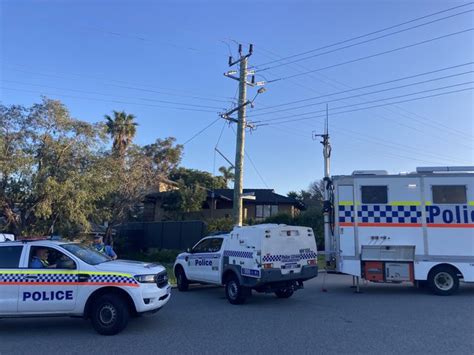 Padbury Shooting Naked Knife Wielding Man Dies In Shooting In Perths
