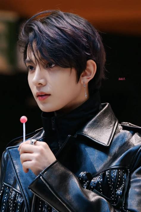 Heesung Enhypen K Pop Mixtape Blåt Hår