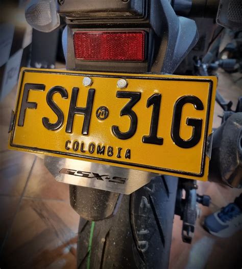 Protector De Placa Suzuki Gsxs 750 Virtualed