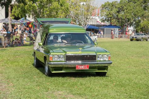 110 Holden Photos Photos Taleaux Et Images Libre De Droits Istock