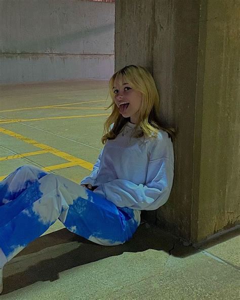 Naomi Skye Feet