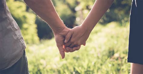 اشتباهاتی که مردم پیرامون روابط بدون سکس مرتکب می‌شوند