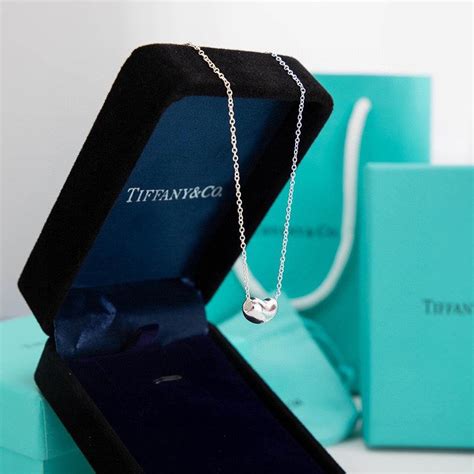 18k Tiffany And Co Elsa Peretti Bean Design Pendant Necklace God