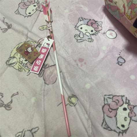 キティちゃん西野神社激レア破魔矢新品未使用品⊹⁺⸜ᐡ⸝ɞ̴̶̷ ·̮ ɞ̴̶̷⸝ᐡ⸝⁺⊹ メルカリ