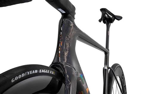 Factor Ostro Vam Black Vires Velo