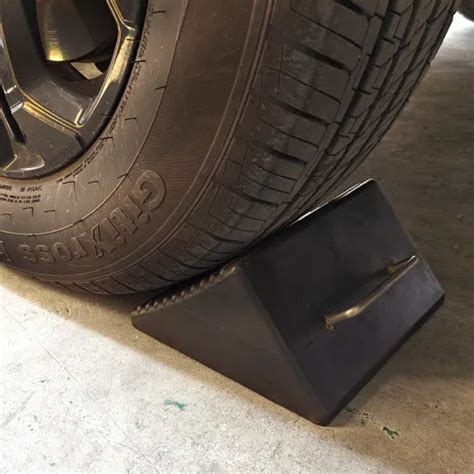 Heavy Duty Rubber Wheel Chocks Rv Wheel Chock For Front And Back Tires
