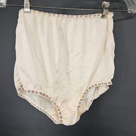 Oma In Nylons Etsyde