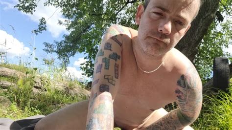 Risky Exhibitionist Shoot By The Lake Applying Sunscreen And Edging