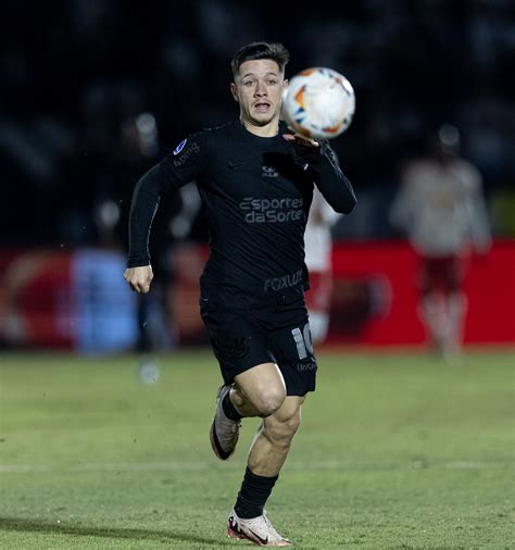 Rodrigo Garro Meia Do Corinthians Vai Se Naturalizar Sporting News Brazil