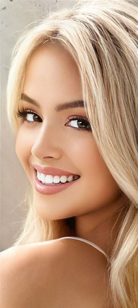 Stunning Eyes Most Beautiful Faces Beautiful Women Pictures Beautiful Smile Gorgeous Women