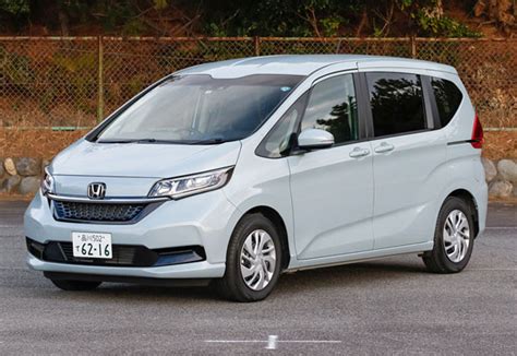 【試乗】新型ホンダ フリード｜デザイン、走りともに優しさを感じさせるファミリーミニバン：試乗レポート｜日刊カーセンサー