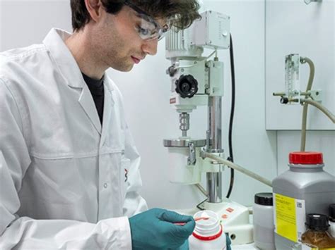 New Sodium Based Solid State Batteries May Unlock Faster Charging And