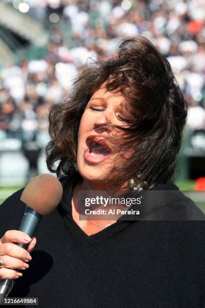 1434 Lainie Kazan Photos And High Res Pictures Getty Images