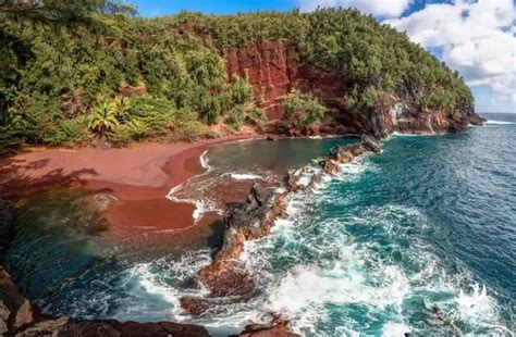 Top 10 Secret Nude Beaches In Hawaii That No One Knows About