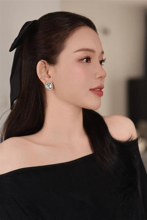 Linh Rin Khoe Visual Cực đỉnh Nhưng Netizen Lại Chú ý Tới Món đồ Chuẩn Dâu Hào Môn Này