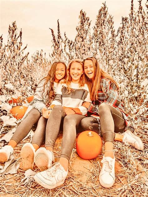 𝐍𝐨𝐭 𝐦𝐲 𝐩𝐢𝐧 Fall Photoshoot Friends Photography Friend Photoshoot