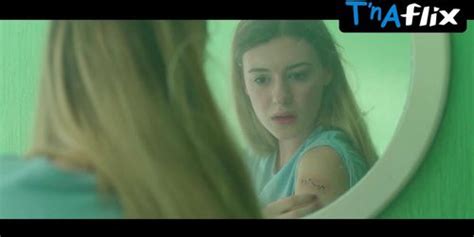 Daisy Edgar Jones Underwear Scene In Pond Life Tnaflix Com