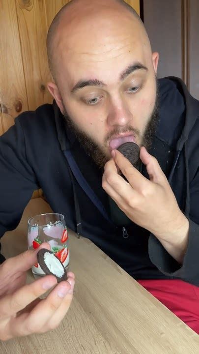 Как правильно есть печенье Орео Youtube