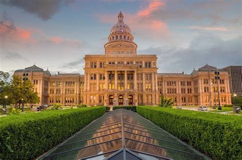 Premium Photo Texas State Capitol Building In Austin Tx At Twilight
