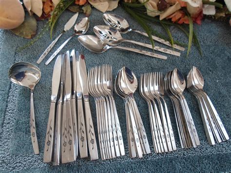 Capistrano Oneida Oneidacraft Deluxe Usa 188 Stainless Flatware 53pc