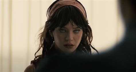 Unsettling Full Trailer For Sophie Thatcher And Jack Quaids Sci Fi