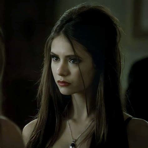 Pin De 🦋𝙺𝚊𝚢𝚕𝚎𝚒𝚐𝚑🦋 Em Tvd💖 Fotos De Casais Abraçados Katerina Petrova