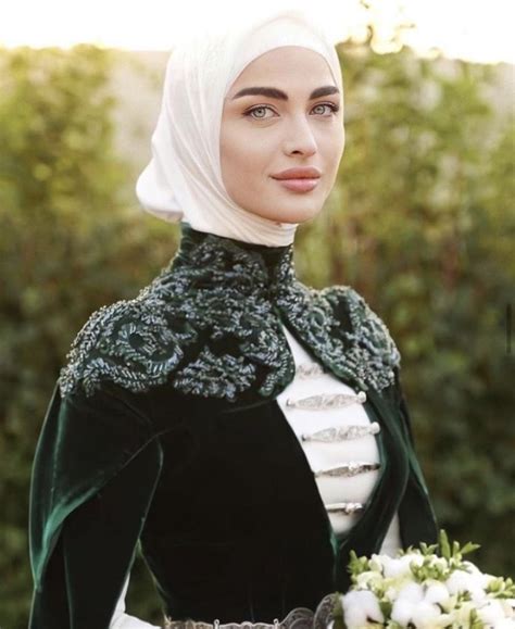 голубые глаза | Kadın, Gelinler, Kıyafet