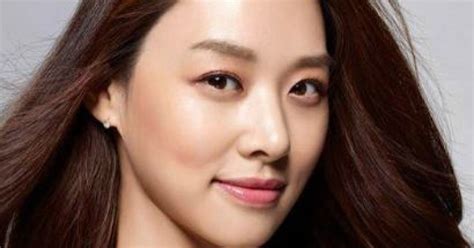 배우 장신영 의리 택했다소속사와 재계약